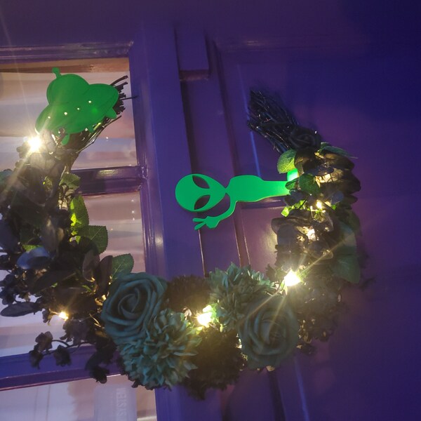 Spooky Tree Wreath, Black Gothic Wreath, Halloween Wall Decor, Lighted ...