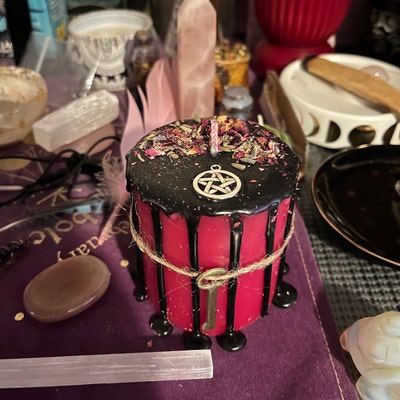 Hekate Ritual Oil for Invoking and Honoring Hekate Herb and Crystal ...