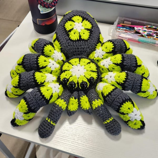 Crochet Pattern Solid Shapes Giant Tarantula Spider African Flower PDF ...