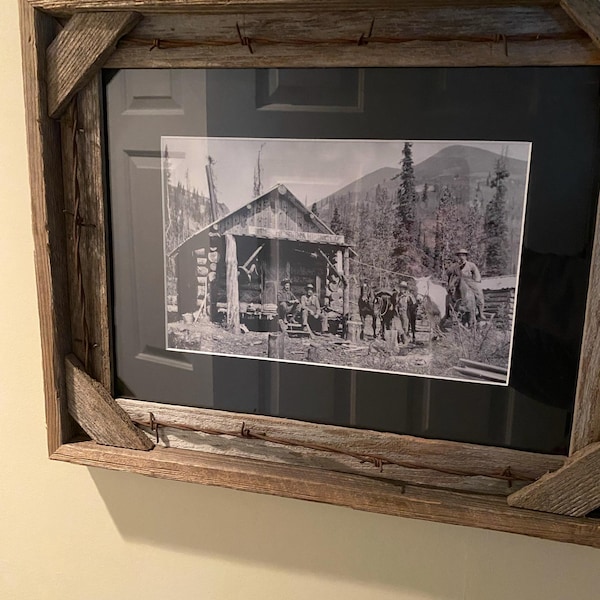 8 X 10 Barbed Wire Rustic Barnwood Barn Wood Distressed Bobwire ...