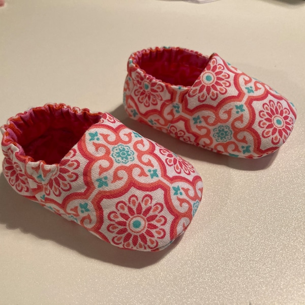 PRECIOUS Soft Sole Baby Shoes PDF Sewing Pattern & Tutorial, Projector ...