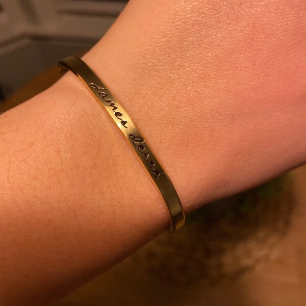 Custom Kids Names Bracelet, Cursive Font Skinny Stacking Cuff Bracelets ...