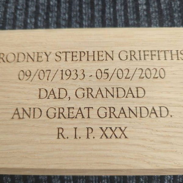 Personalised Oak Christmas Tree Memorial Plaque - Etsy UK