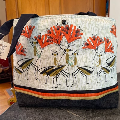 Praying Mantis Shoulder Bag Lily Garden Purse Summer Flowers Handbag ...