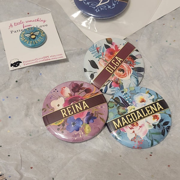 Personalized Floral Name Button Badge - Etsy