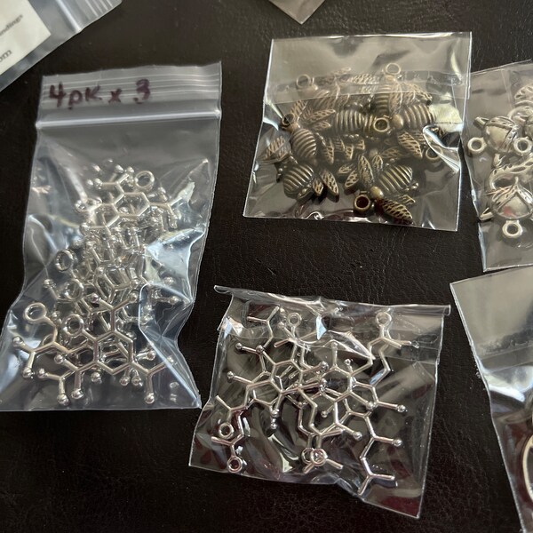 TNT Molecule 28mm Antique Silver Tone Single Sided Science Charms ...