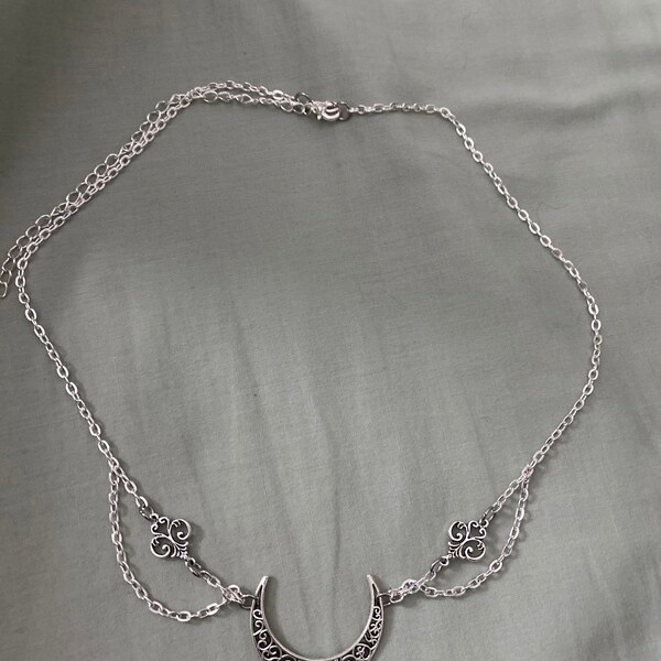 Simple Moon Head Chain - Etsy