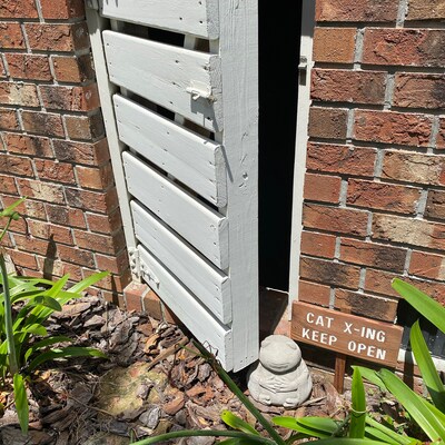 CAT X-ING Caution Sign, Hand Routed Cedar Wood Yard Sign, Cat Lovers ...