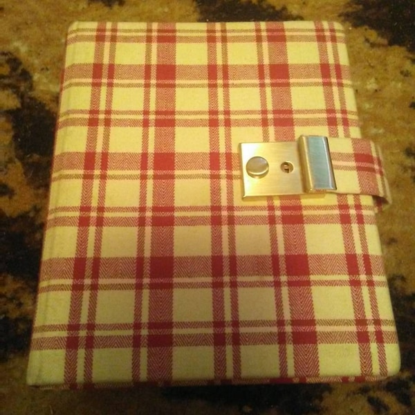 Anne Frank Set: Diary and Mini Photo Album in Red and Beige Checked ...