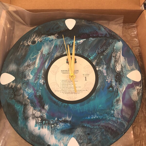 Vampire Slayer Kit, Shadow Box, Dracula Memorabilia, Crucifix, Rosary ...