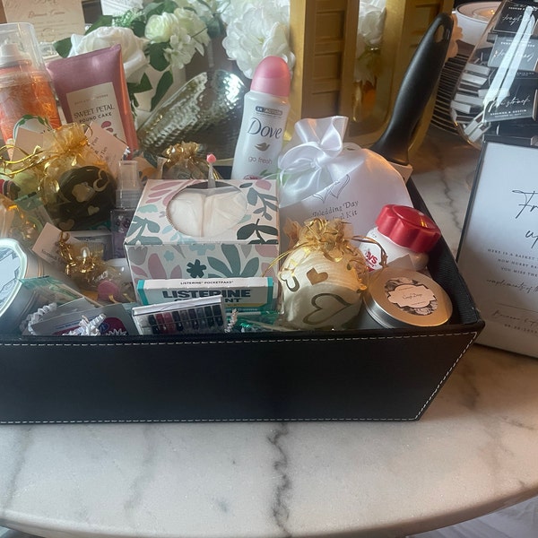 Freshen up Bathroom Wedding Reception Table Sign, Help Yourself to ...