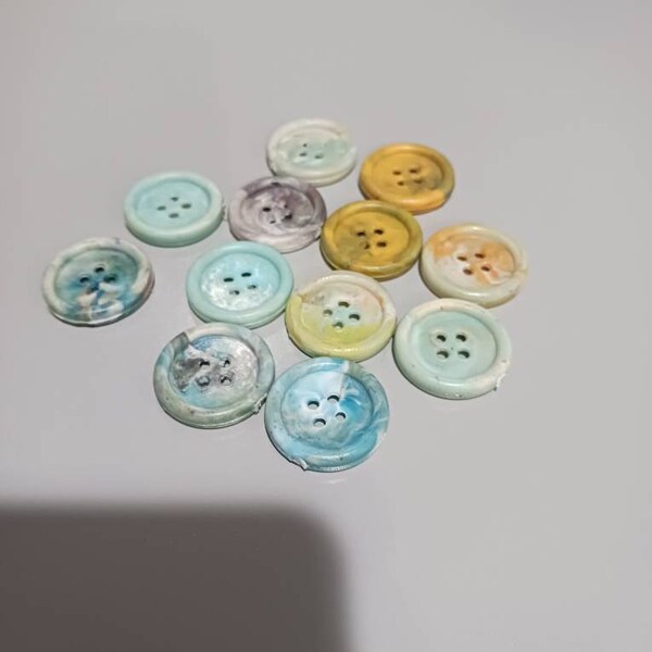 Recycled Plastic Buttons 3/4 Inch and 1-inch Buttons 15 Each Total 30 ...