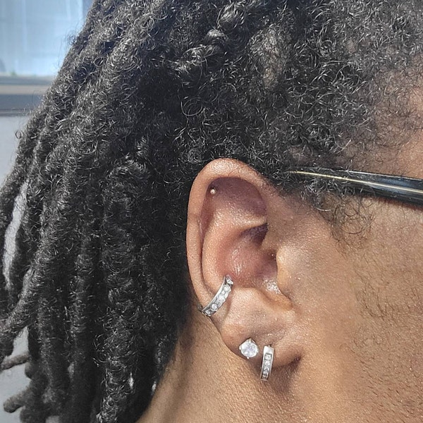 G23 Titanium Triple Wide Conch Earring With Gems, 12mm Conch Clicker ...