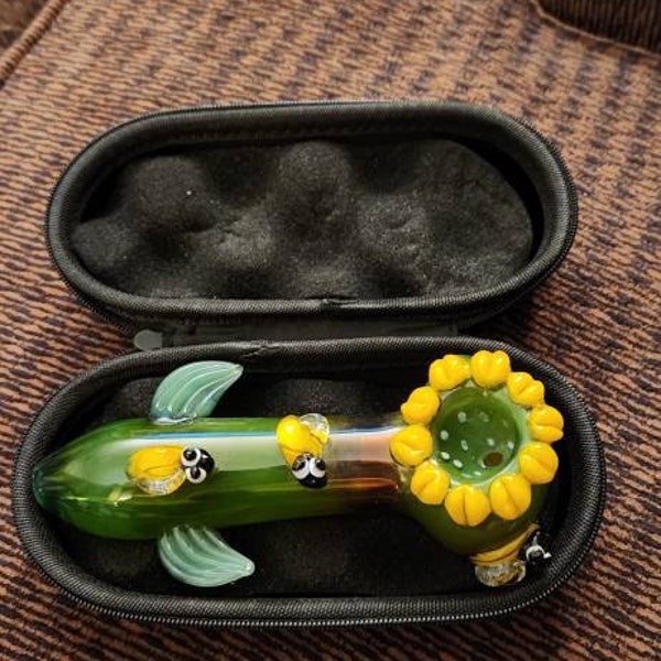 Sunflower Glass Pipe - Girly Bee Pipes - Beautiful Girly Pipe - Cute ...