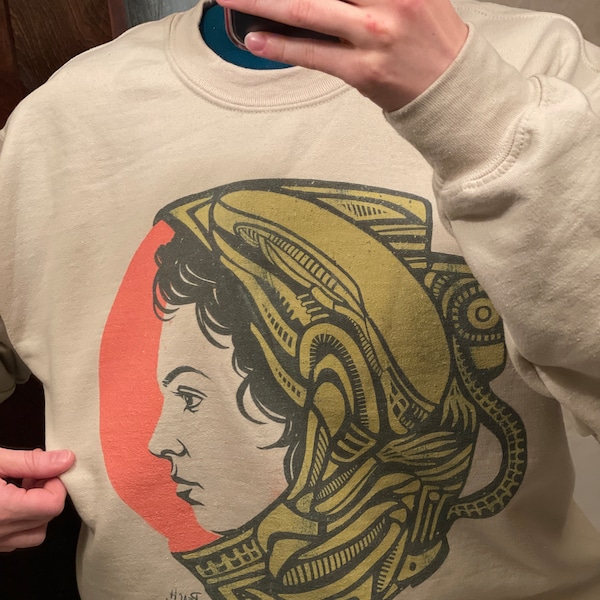 Alien Sweatshirt 1979 Ridley Scott Sigourney Weaver Xenomorph - Etsy