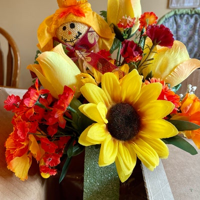 Red Cardinal Christmas, Crypt, Gravesite, Memorial, Funeral Flowers ...