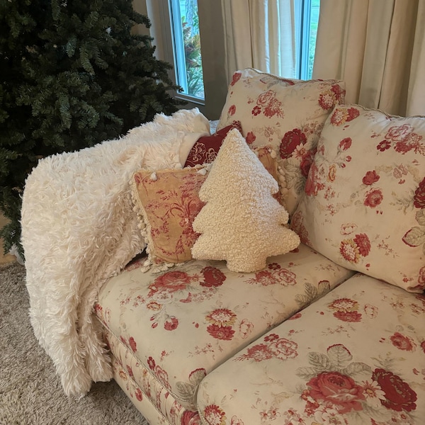 Green and White Daisy Flower Shaped Cushion Made With a Textured Boucle ...