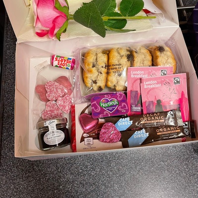 Savoury Snack Gift Hamper / Pub Snack Hamper Savoury Night in Hamper ...