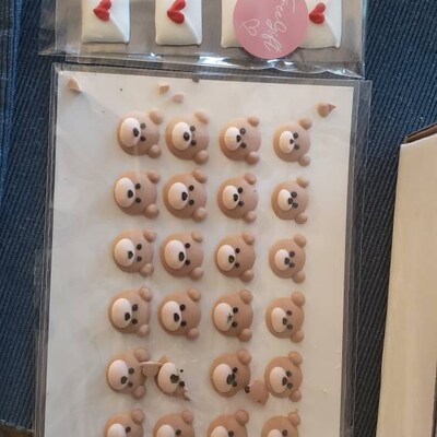 15 Royal Icing Ghosts I Royal Icing Transfers I Halloween Topper - Etsy