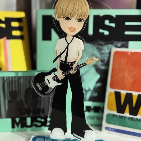 Gidle 'queen Card Keychain | K-pop Acrylic Keychain - Etsy