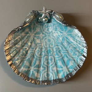 One 1 Large Irish Flat Scallop Shells Seashells 4 Crafts Beach Cottage ...