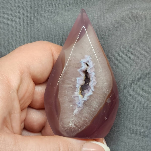 Volcano Agate Natural Crystal Towers | UV Reactive Volcano Agate | UV ...