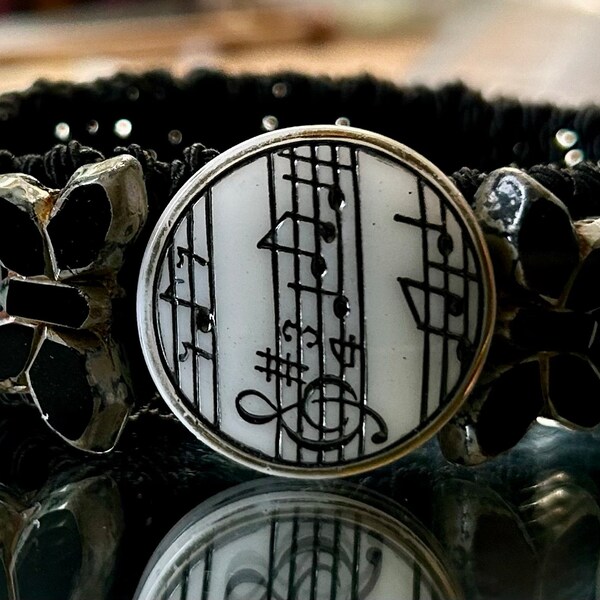 4 Vintage Buttons White Large Fluted Profile Patterned Edge Plastic ...