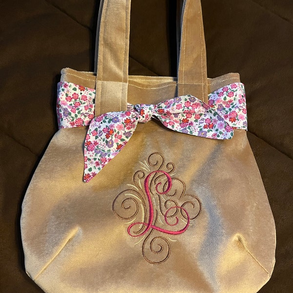 Adorn Monogram Machine Embroidery Font - 5″ 6″ - Formats: Bx Dst Exp ...