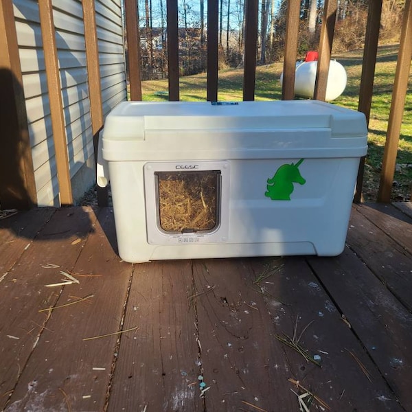 Straw for Feral Cat Houses Organic STRAW BALE Unicorn Shelters ...