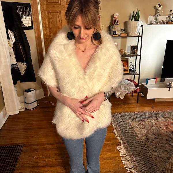Ivory / White Faux Fur Bridal Shawl, Winter Wedding Fur Stole Wrap ...