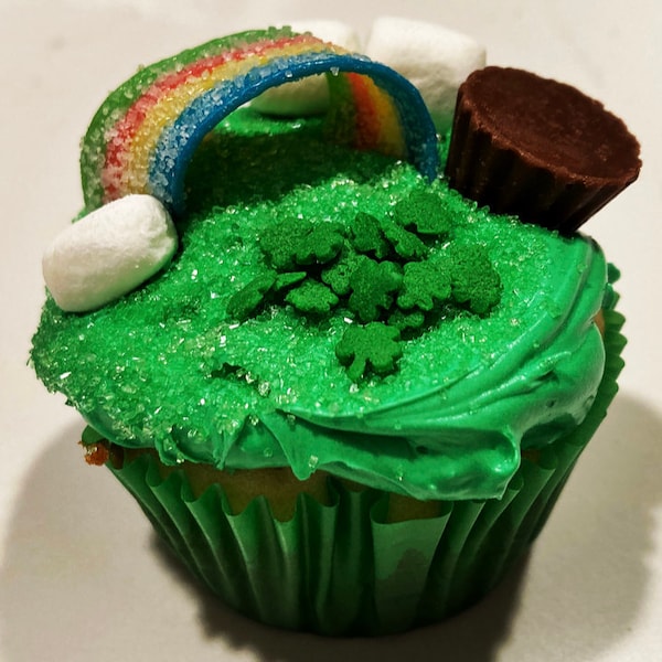 Green Shamrock Sprinkles - Little Green Shamrocks to Sprinkle on Your ...