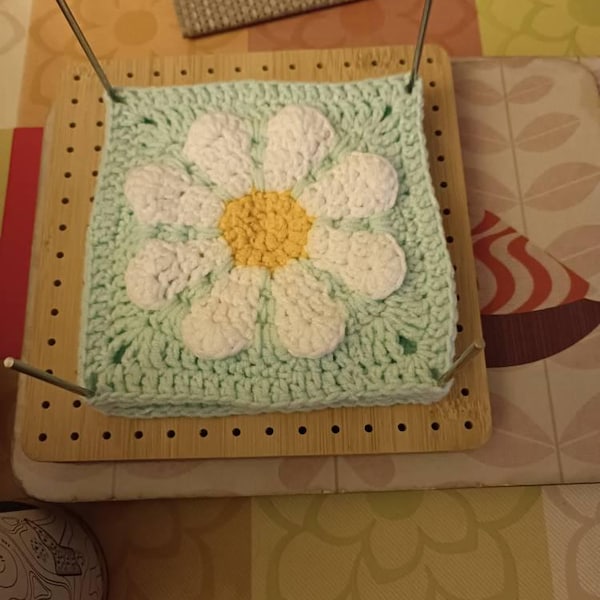 RETRO DAISY GRANNY Square | Beginner Friendly Crochet Pdf Pattern in ...