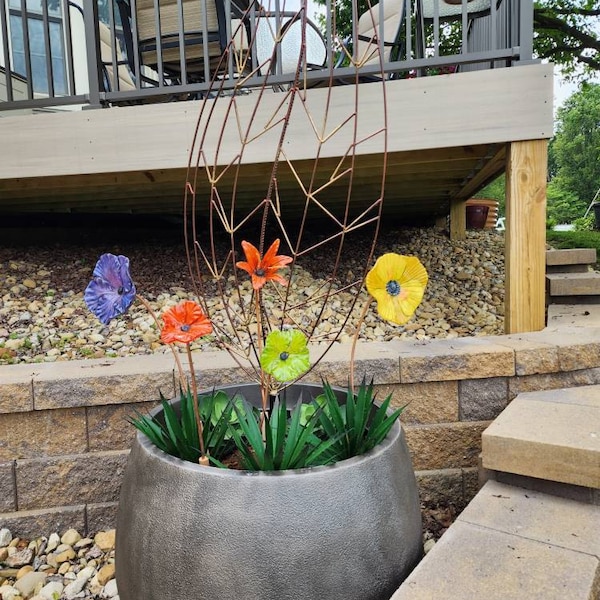 Glass Yard Art | Glass Flower | Garden Art | Blown Glass | Garden ...