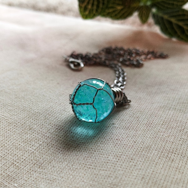 FFVII Glowing Holy Materia Necklace - Final Fantasy VII Inspired Glow ...