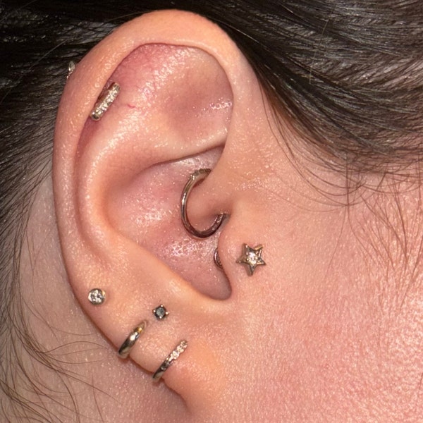 14K Solid Gold Cross Tragus Piercing: 16G Cartilage Earring - Etsy