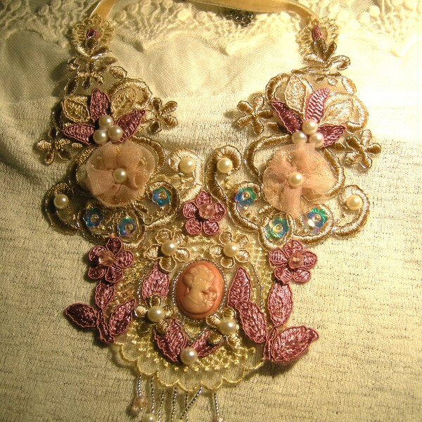 Tow Rows of Marble Colored Stones Statement, Interweaving Gray Stones ...