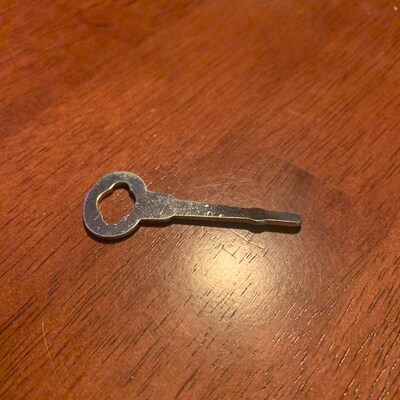 Singer Bobbin Cover Plate/slide Plate 87456 Replaces 87340 8763,8770 ...