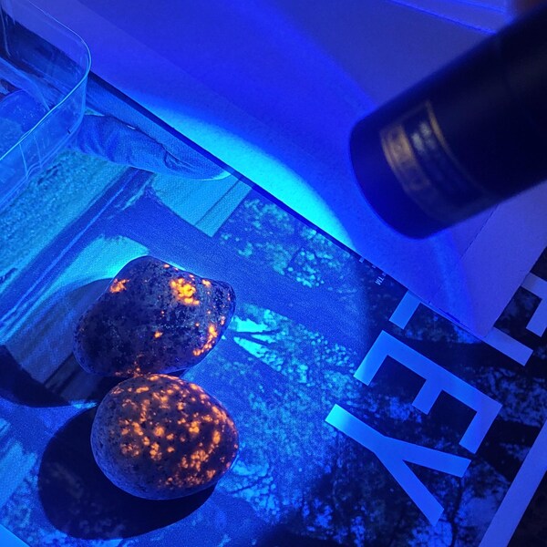 Yooper Stones Fluorescent Sodalites 1 Lb Lot Emberlites Lake Superior ...