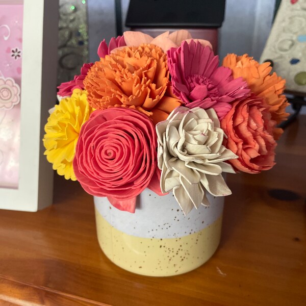 Class of 2025 Graduation Flower Arrangement – Blue & White Wood Flowers ...