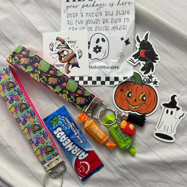90's Ghoul Key Fob/retro Key Fob/spooky 90's Kid Keychain/90's Kid ...