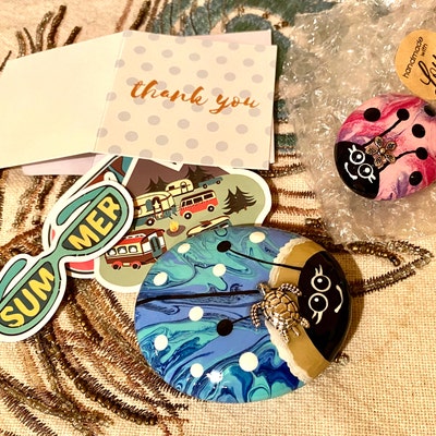 Valentine's Ladybug Painted Rock - Etsy