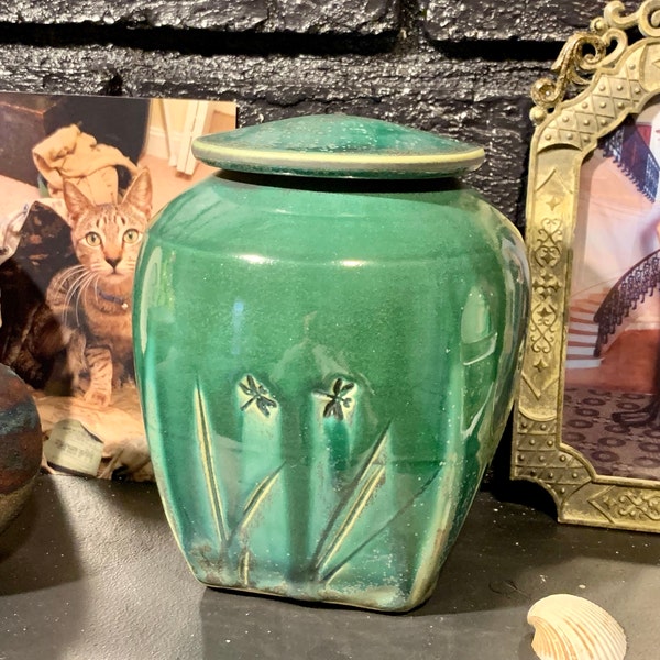 Medium Urn, Ice Blue, Handmade Ash Keeper Capacity 162 Cubic Inches 8 ...
