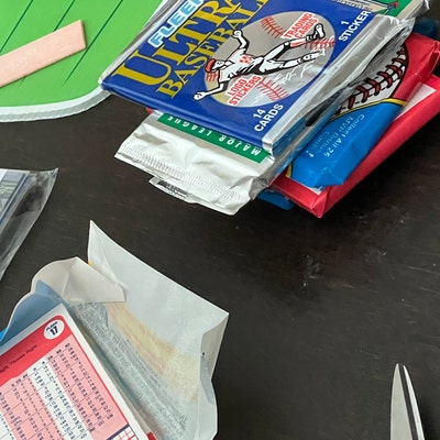 Old Baseball Cards Unopened Packs From Wax Box Vintage 100 Card Lot 