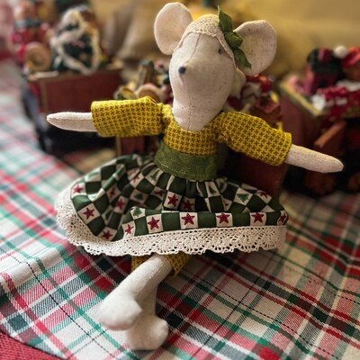 Muis gevulde pop in romper 10 patroon en tutorial, muispatroon, voor ...