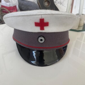 British Royal Navy Captain / Commander Officers Peaked Cap / Hat Queens ...