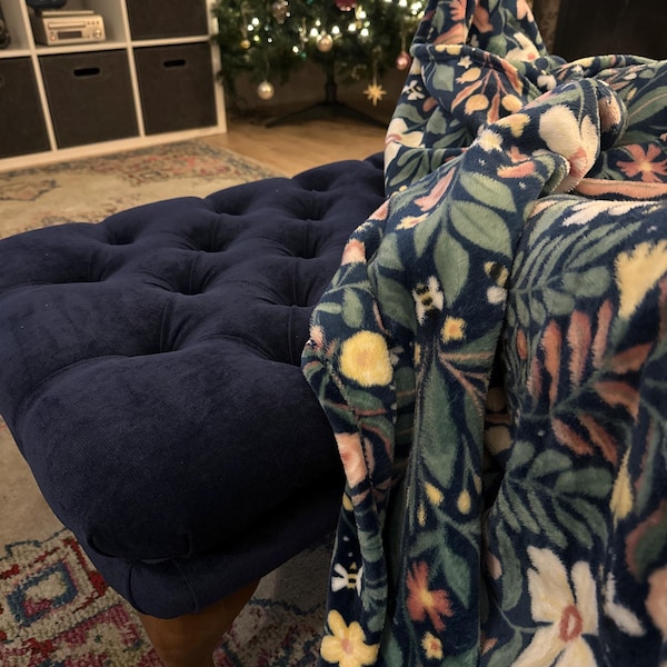 100 Cm X 54 Cm Chesterfield Style Deep Buttoned Footstool Coffee Table ...