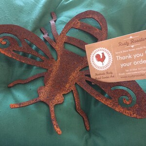 Rusty Metal Honey Bee Garden Decor / Bumble Bee Garden Ornament / Rusty ...