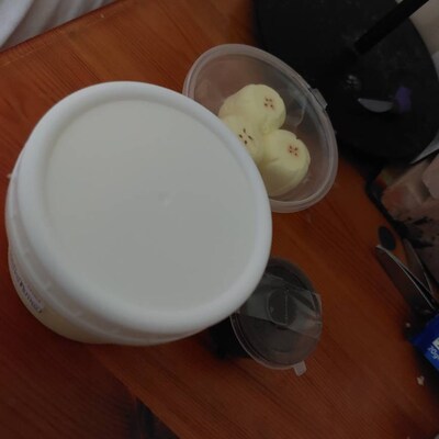 Mango Sticky Rice Slime With Leaf Charm, Sticky Rice and Jellycube Uk ...