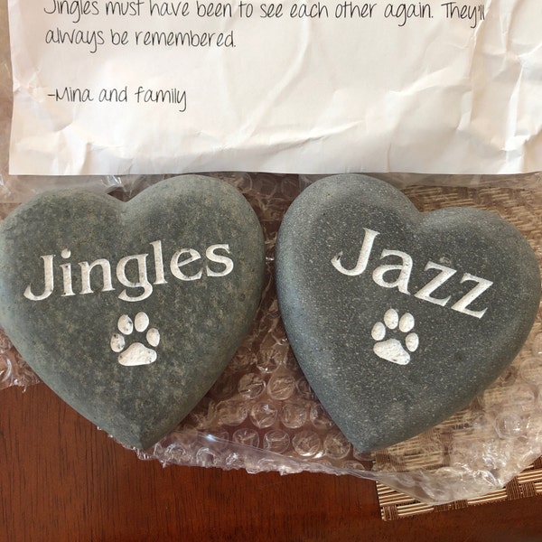 Pet Memorial Stone in Gray & White, Engraved Heart Rock With Your Pets ...