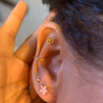 16G Tiny Shell Flower Stud Earring Helix Conch Cartilage Ear Studs ...